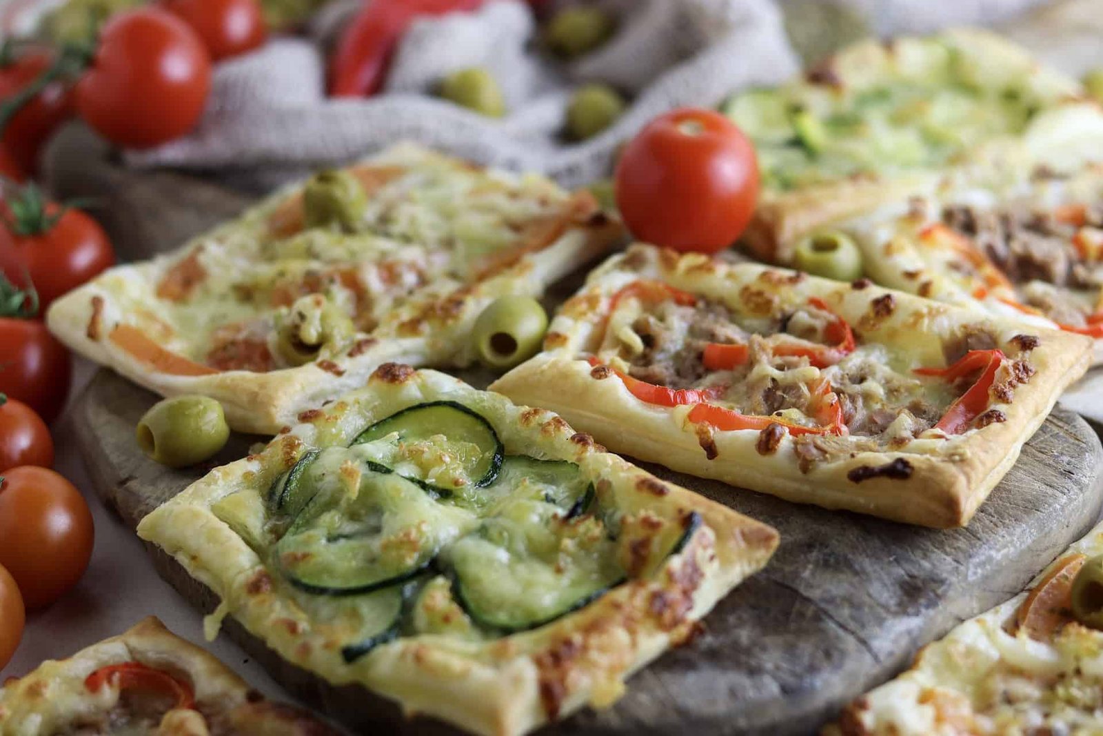 Easy puff pastry pizza tarts ~ Food Nutters